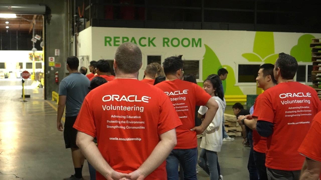Oracle Higher Education Team Helps at Alameda County Food Bank - YouTube