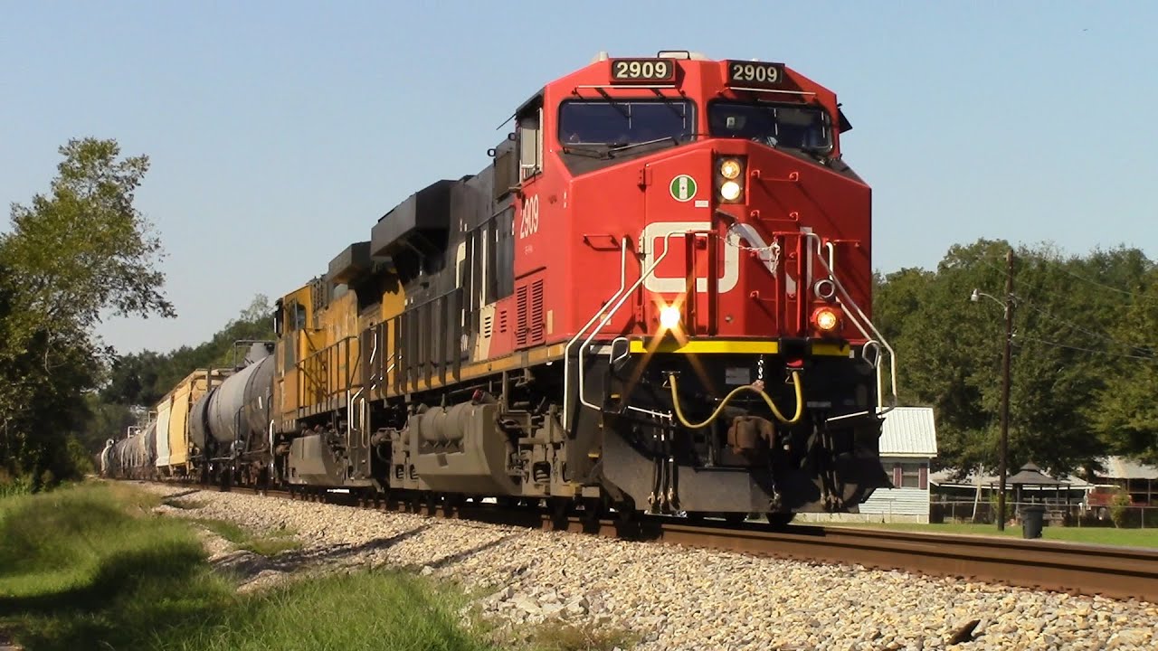 CN 2909 & UP 6703 (10/16/15) Hester, LA HD - YouTube