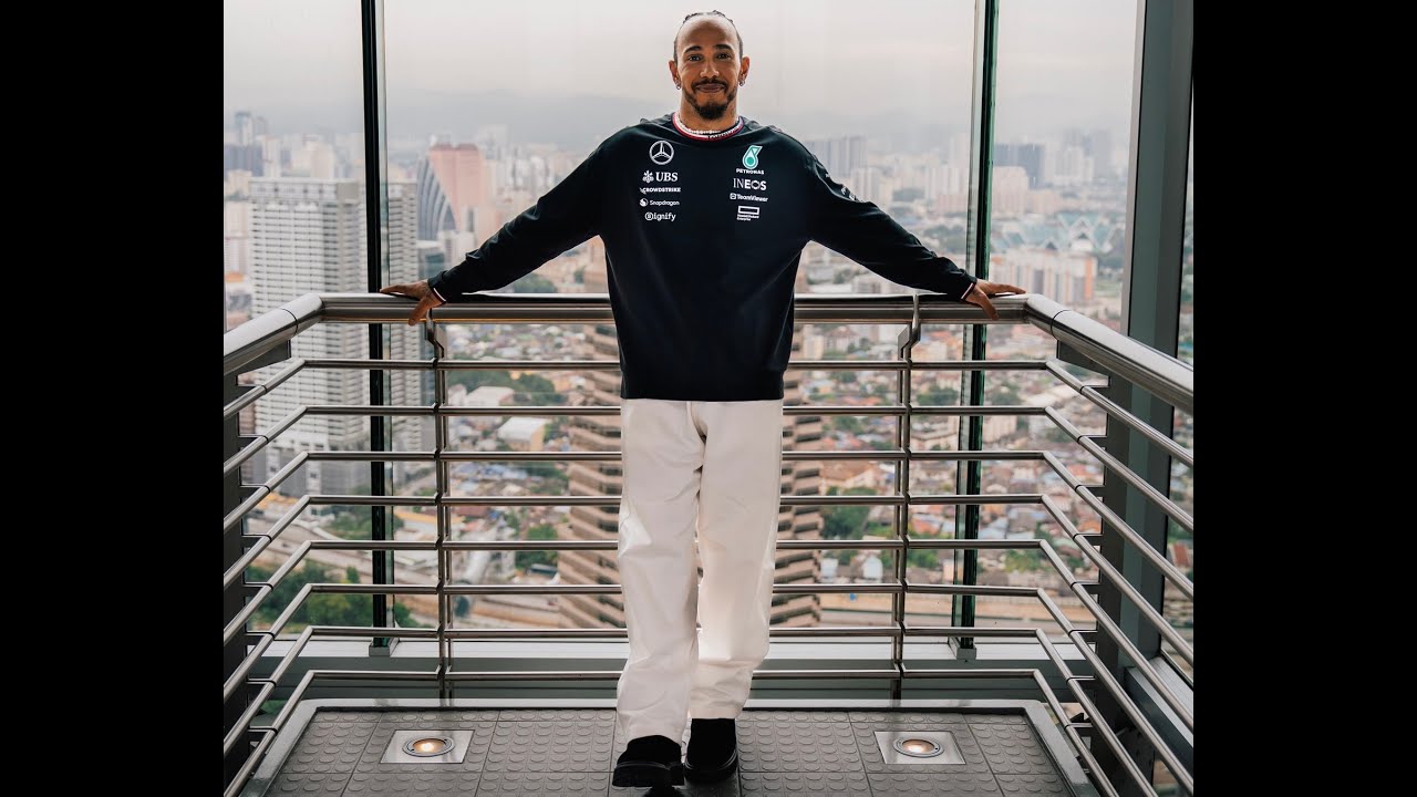Lewis Hamilton in Malaysia saying farewell to Petronas - YouTube