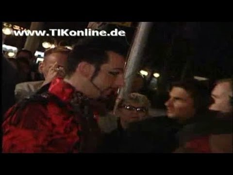 Harald Glööckler schmust und küsst mit Brigitte Nielsen (2002)