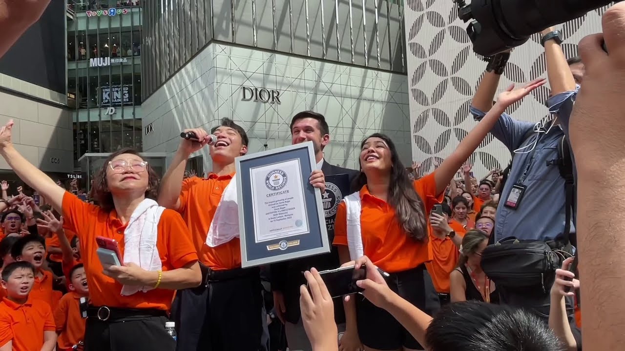 Uncle Roger Introduces Mom and Girlfriend (fiancé) | Cili.my - YouTube