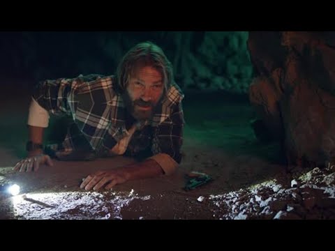 شباب بيدخلوا كهف و بيخرجوا منه بعد 5000 سنة من غير ما يكبرو في العمر - ملخص فيلم TIME TRAP