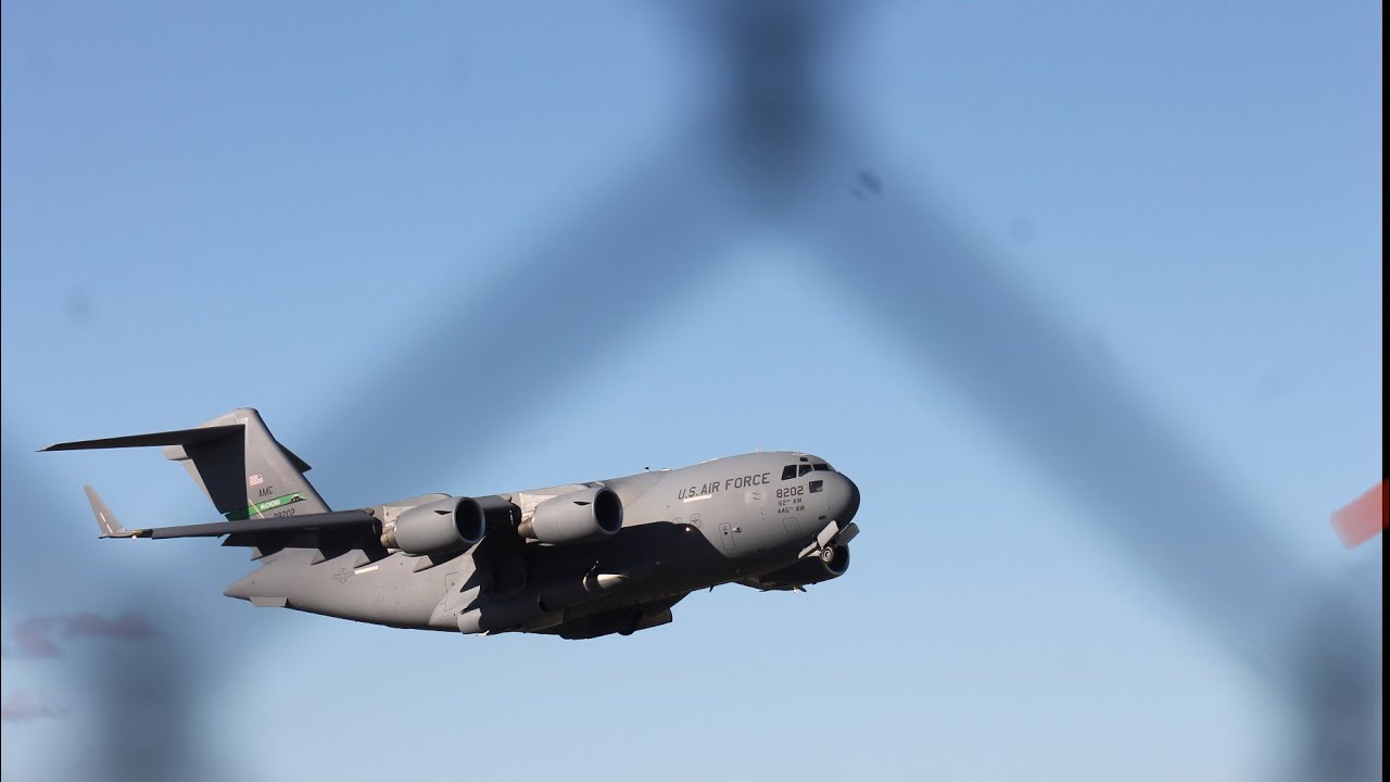 Rare! U.S Air Force Boeing C-17 taking off from Wellington - YouTube