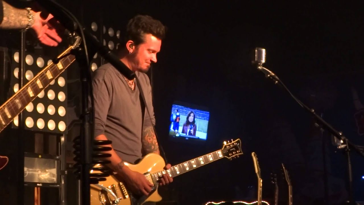 Matt introducing Parmalee Band members at The Rusty Spur in Ft Wayne IN ...