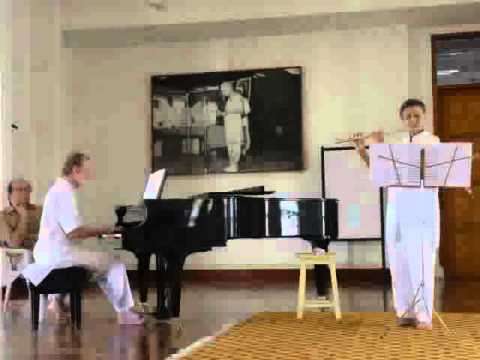 Classical Western Flute Concert - YouTube