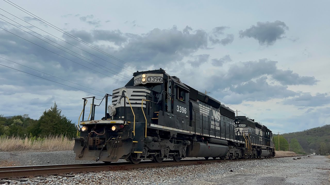 NS SD40-2 Duo 3396 & 1646 Light Power on T37-05 on 4/5/23 - YouTube