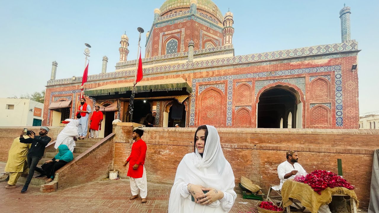 Visiting The Shrine Of Shah Shamas || Multan Famous Place || Aylish’s ...