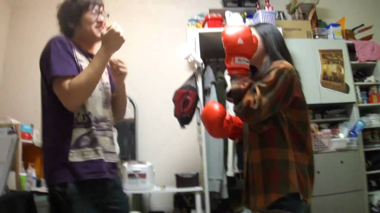 cute couple boxing - YouTube