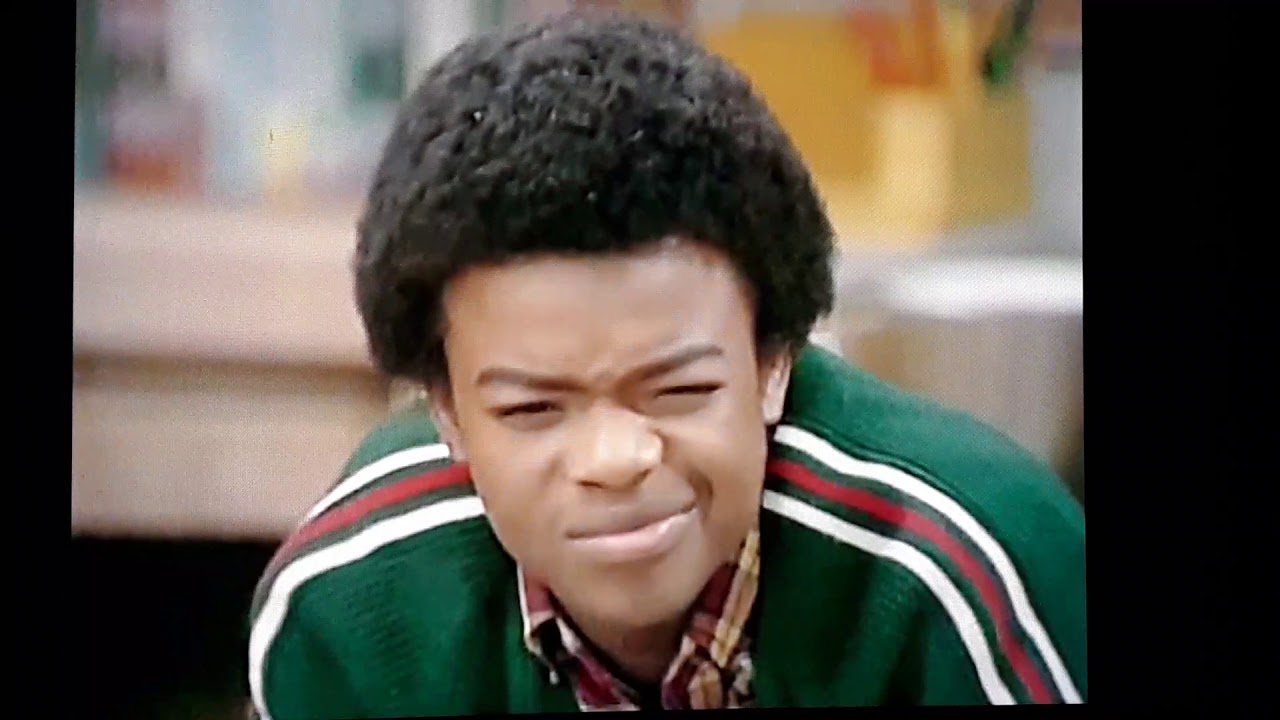 Willis gets high like Smokey THE Bear - YouTube