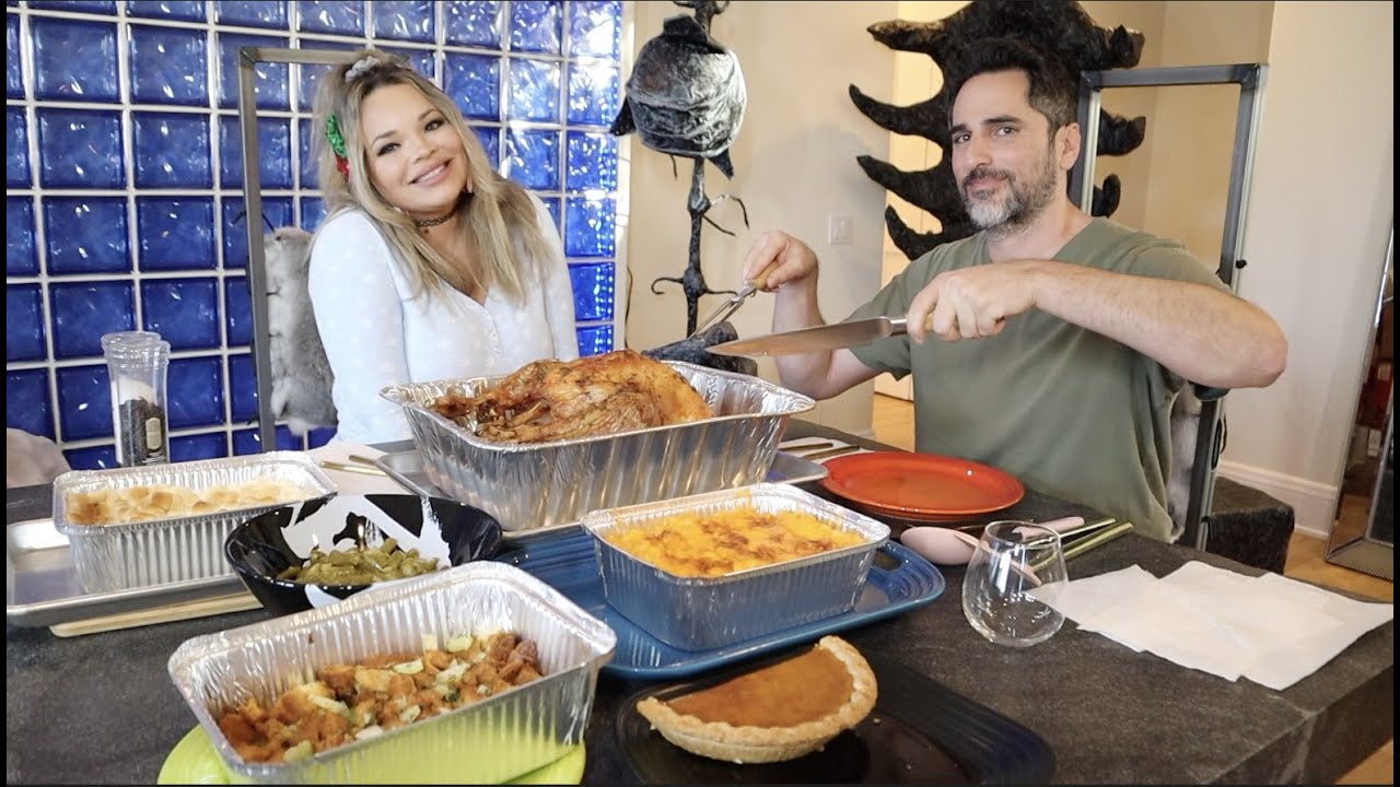 EAT THANKSGIVING DINNER WITH US! (HOLIDAY MUKBANG) - YouTube