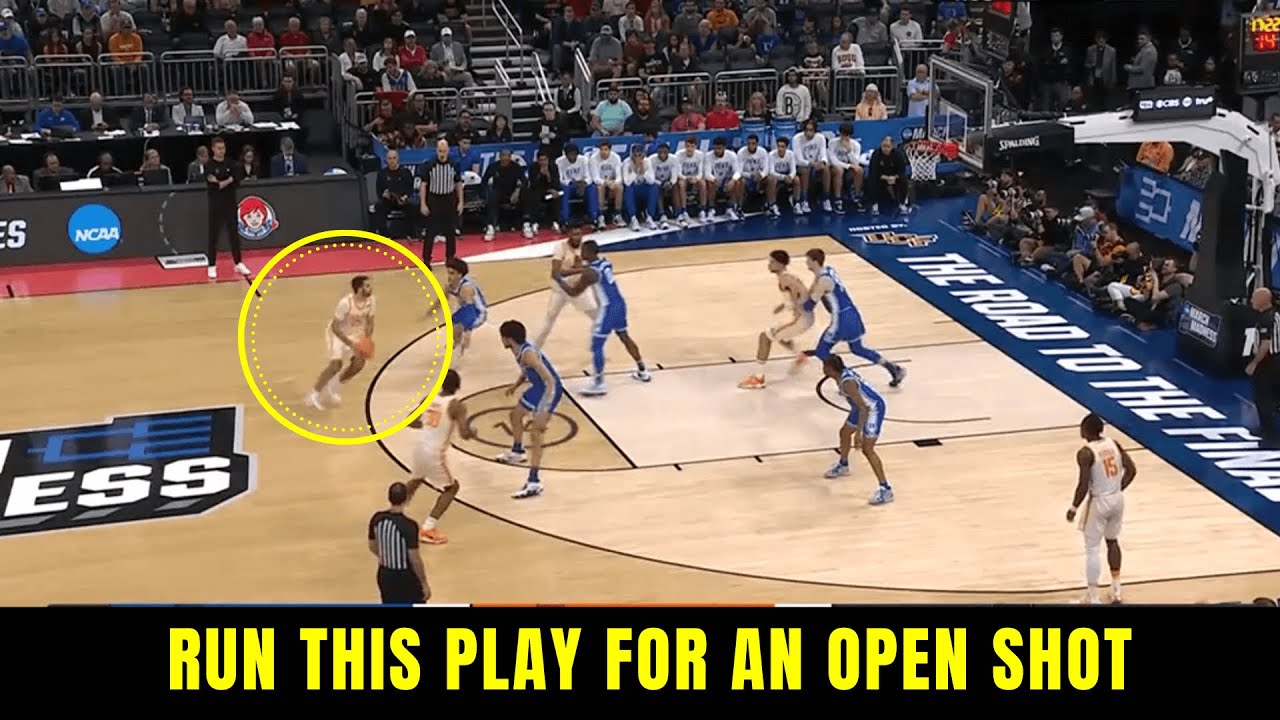 5 Out Play vs Man Defense - YouTube