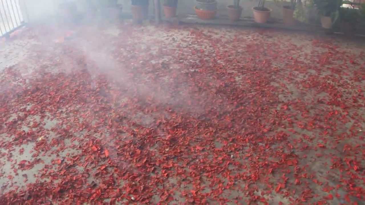 Loudest Chinese firecrackers roll - YouTube