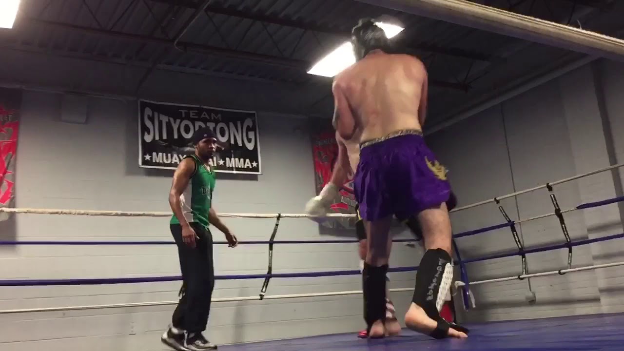 Second fight round 3 - YouTube