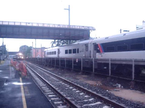 Two NJ Transit train enters So. Amboy station - YouTube