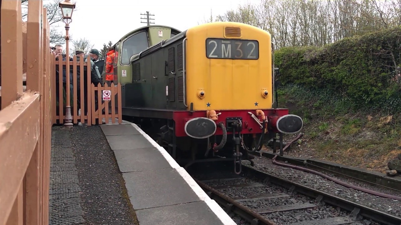 D8568 at Chinnor 5th April 2019 - YouTube