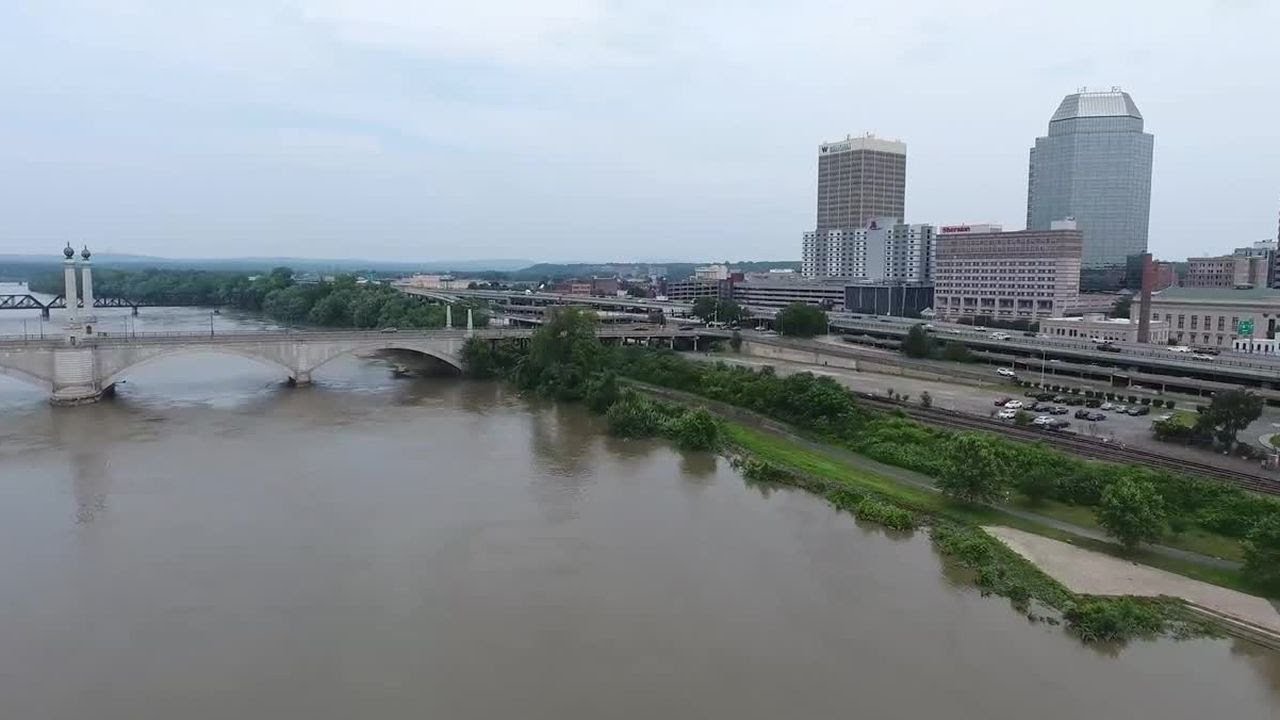 Flooding along Springfield's riverfront - YouTube