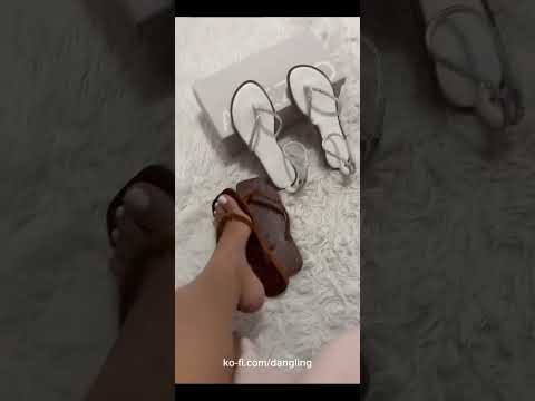Dangling feet girls