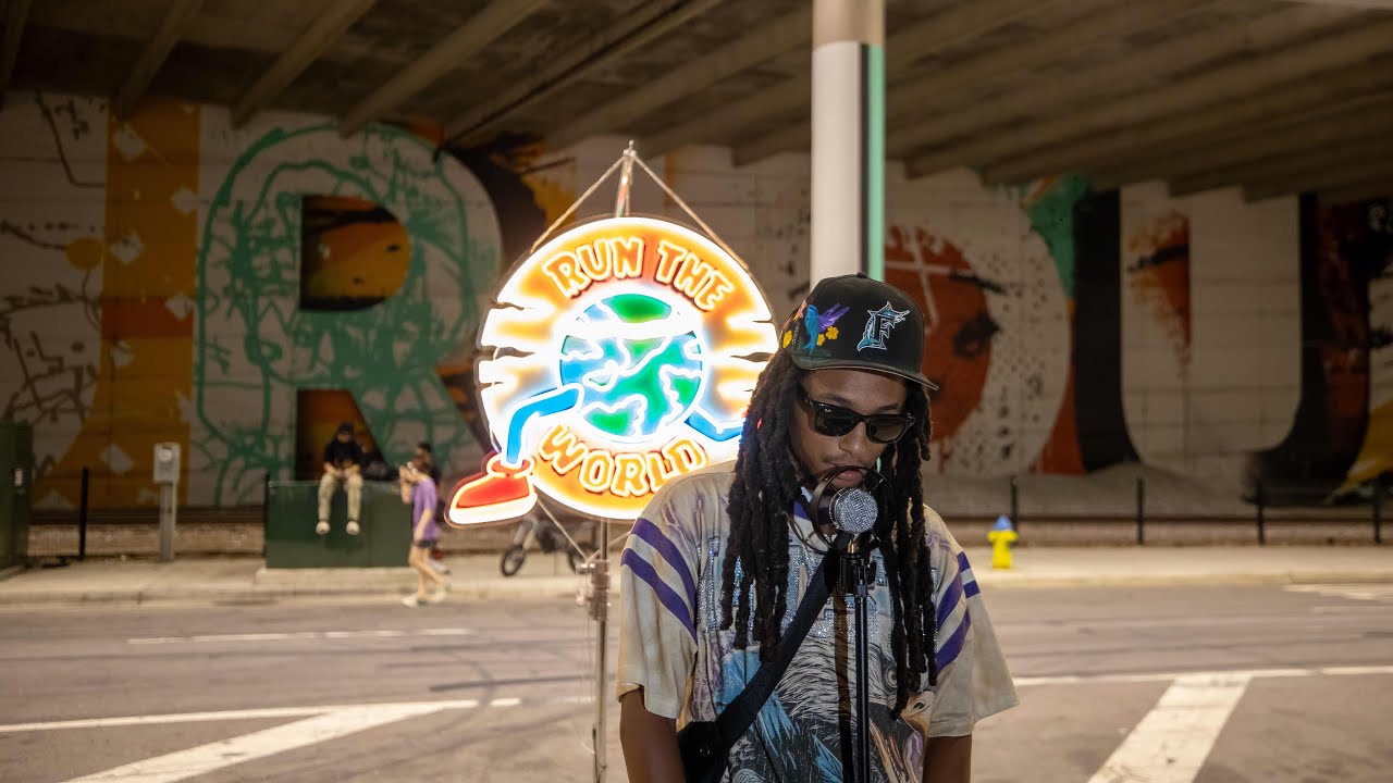 FlyyGuyyMarr - Bubble Craps | Run The World Performance - YouTube