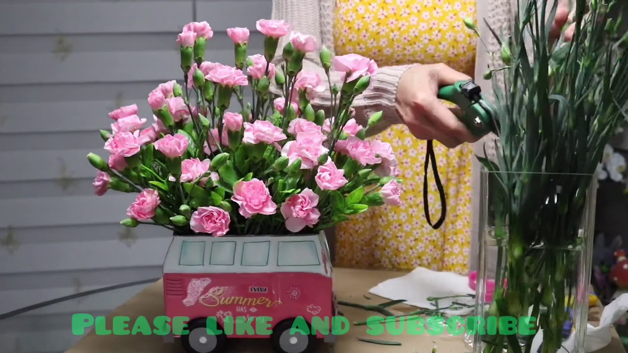 Mini van with fresh flower arrangement - YouTube