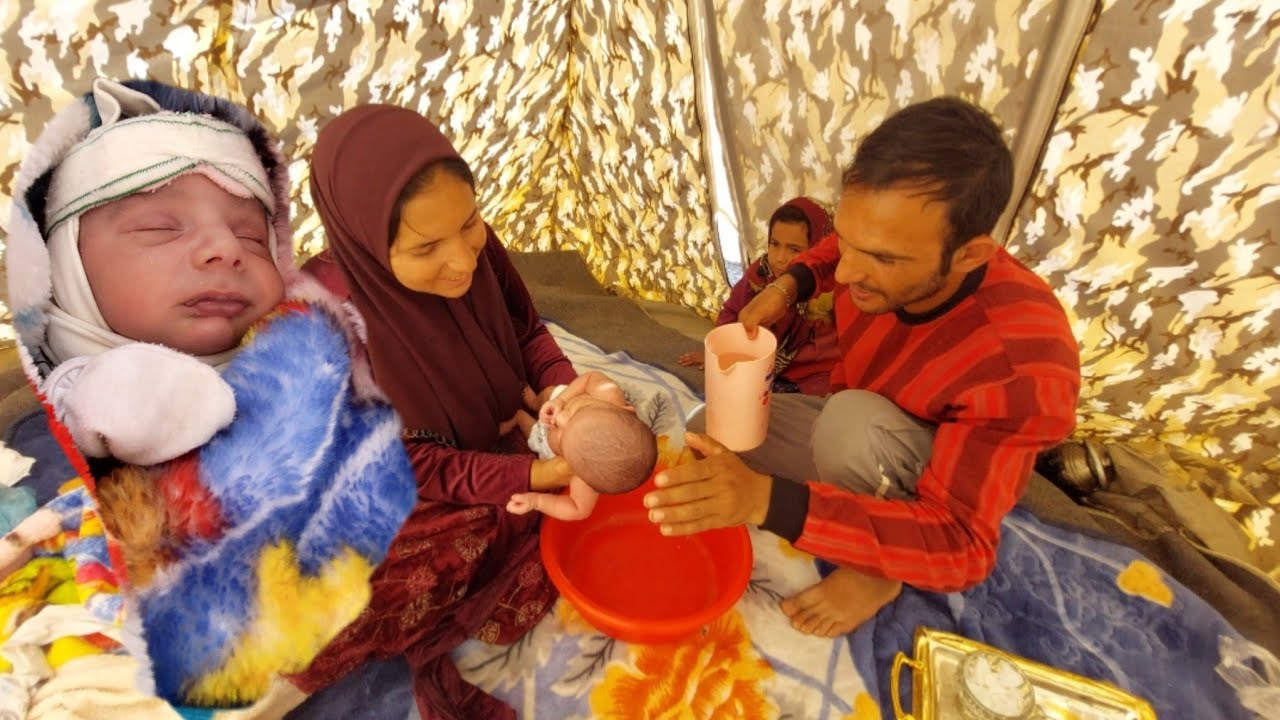 Bathing the baby in nomadic style and washing clothes - YouTube