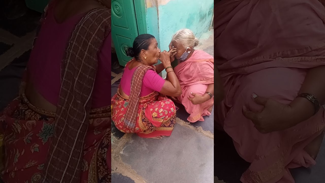 Amazing technique for removing stones and cleaning eyes in India - YouTube