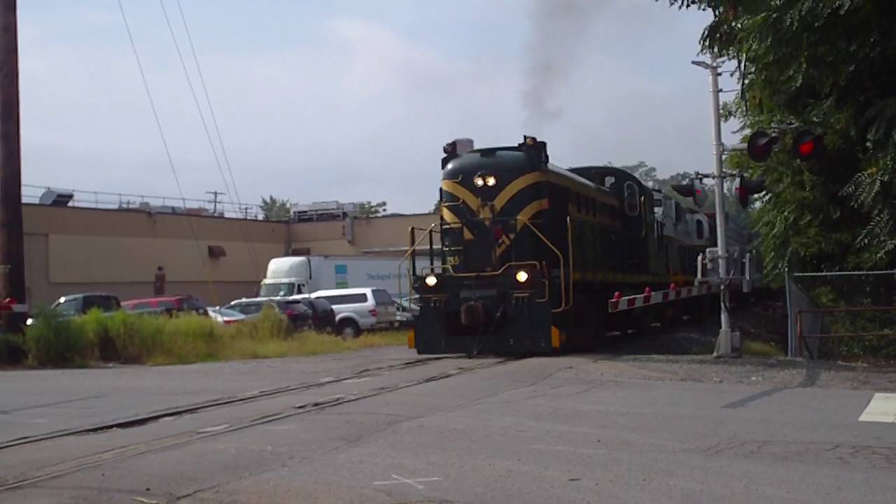 CNJ 1554/DLWR 1804 at Popluar St crossing - YouTube