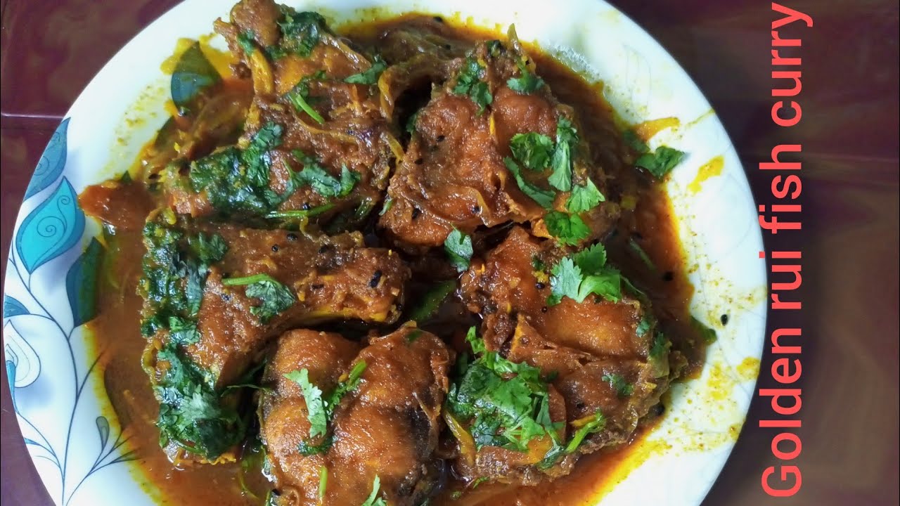 Rui macher jhal ... Bengali style.../rui fish curry../golden rui fish ...