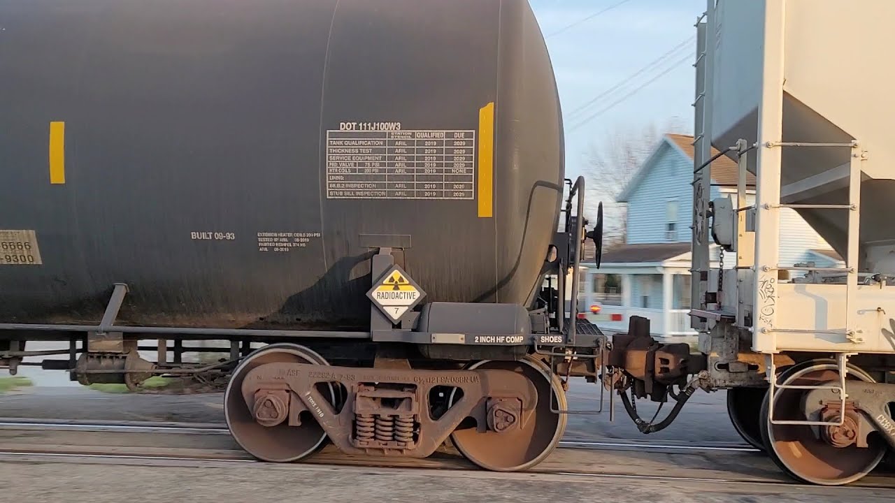 Csx Crestline Ohio Radioactive Tank Car Spotted - YouTube