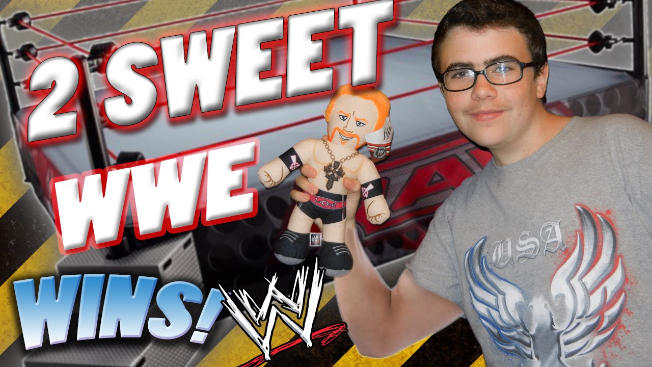 Winning on The Claw Machine- BY THE TOE? 2 SWEET WWE Wins! - YouTube