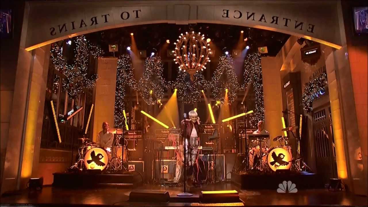 Robyn - Call Your Girlfriend - Live on SNL - High Quality - YouTube