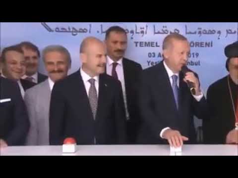 Ya Allah Bismillah diyerek açılışı yapılan kilise töreninde basacak buton bulamayan Egemen Bağış...