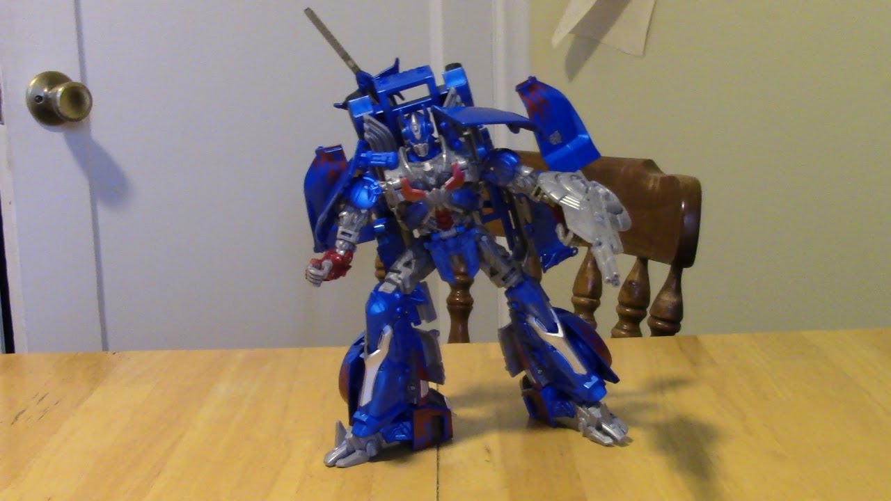 TLK Optimus Prime Leader Class Review - YouTube