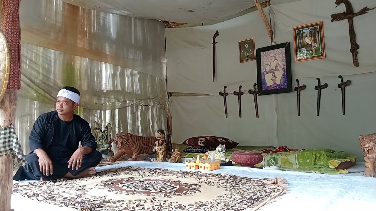 main ke uyut Gelung saung Kuring Lebak singkur #sunda #padepokan - YouTube