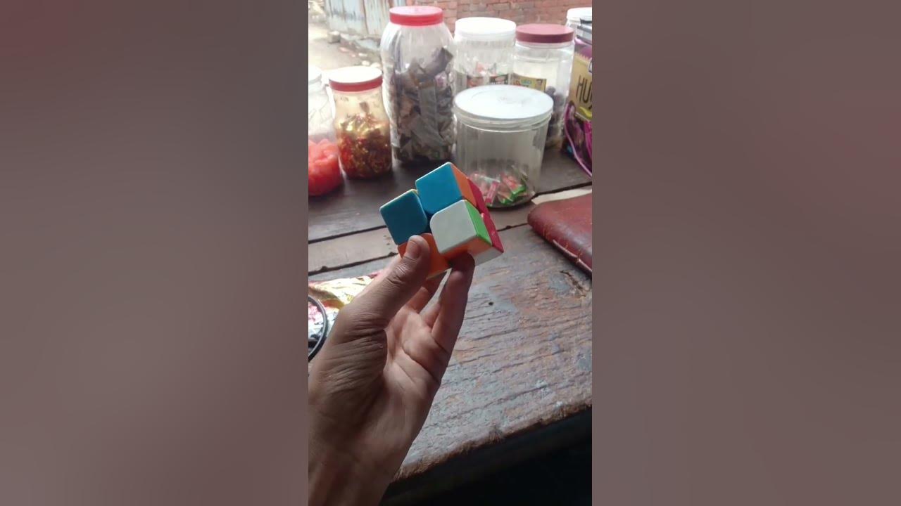 how-to-solve-2-by-2-in-10-second-with-one-hand-amazing-trick
