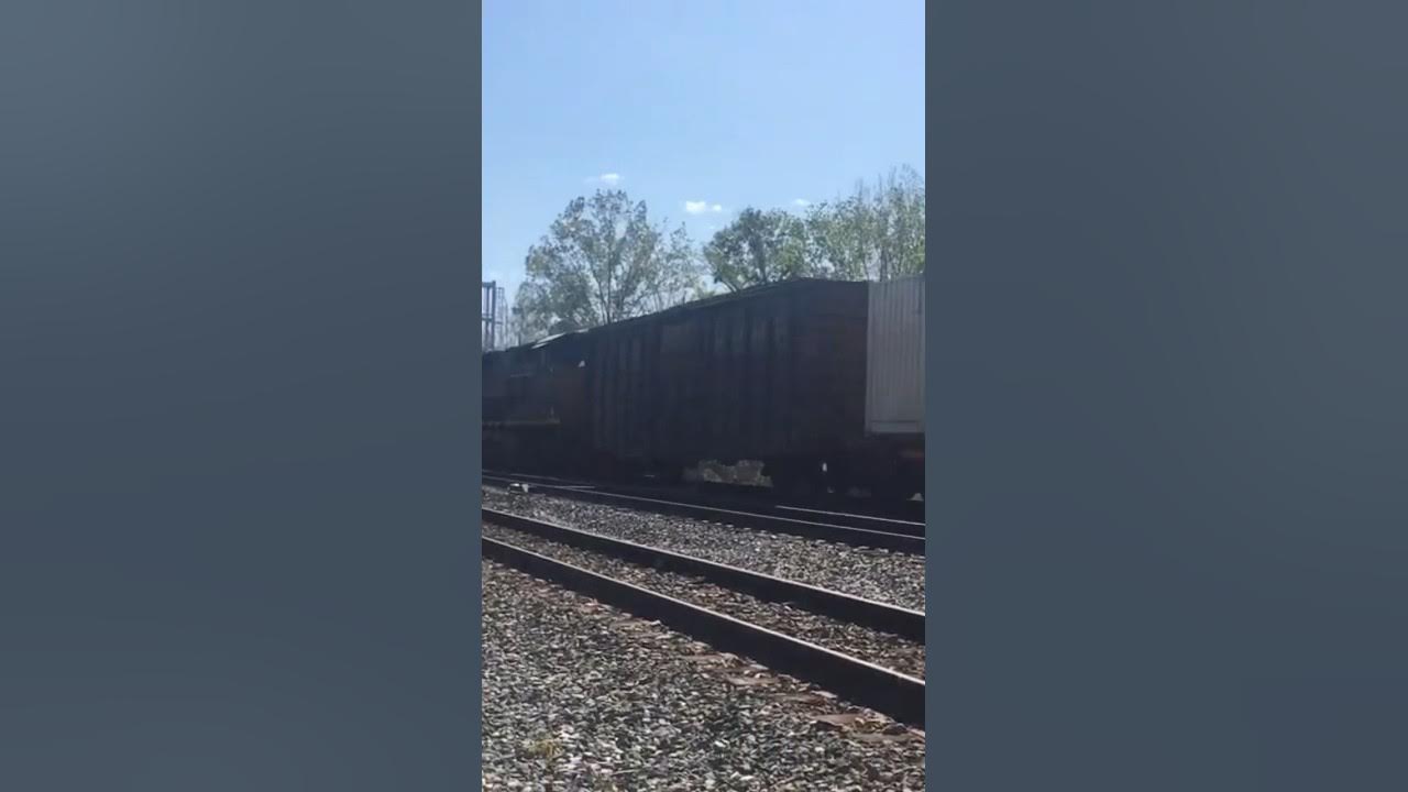 Do Not Hump Boxcar on CSX Q032 #csx #railroad #railway #railfanning #shorts - YouTube