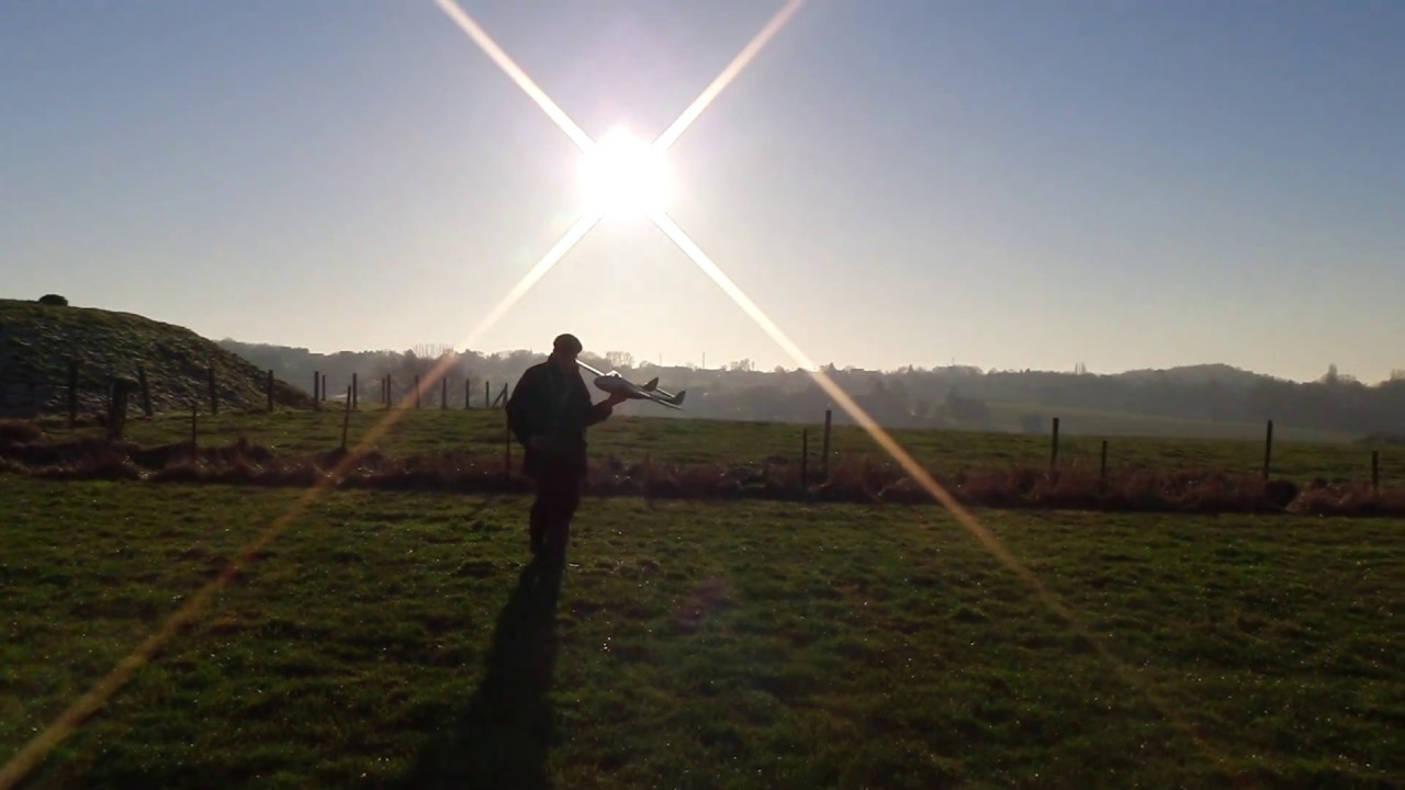 Durafly™ D.H.100 Vampire Mk6 EDF Jet w/retracts 1100mm (PNF) - YouTube