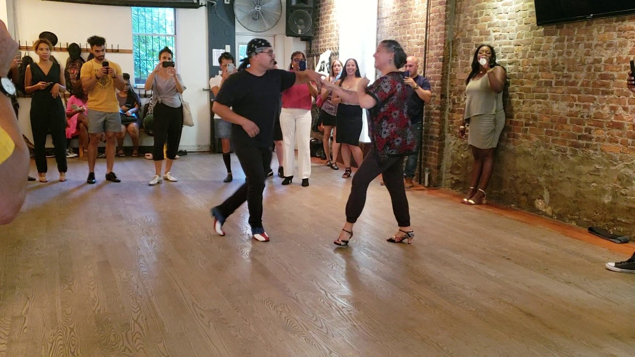 On2 Salsa Demonstration for Students at Salsa Salsa - YouTube