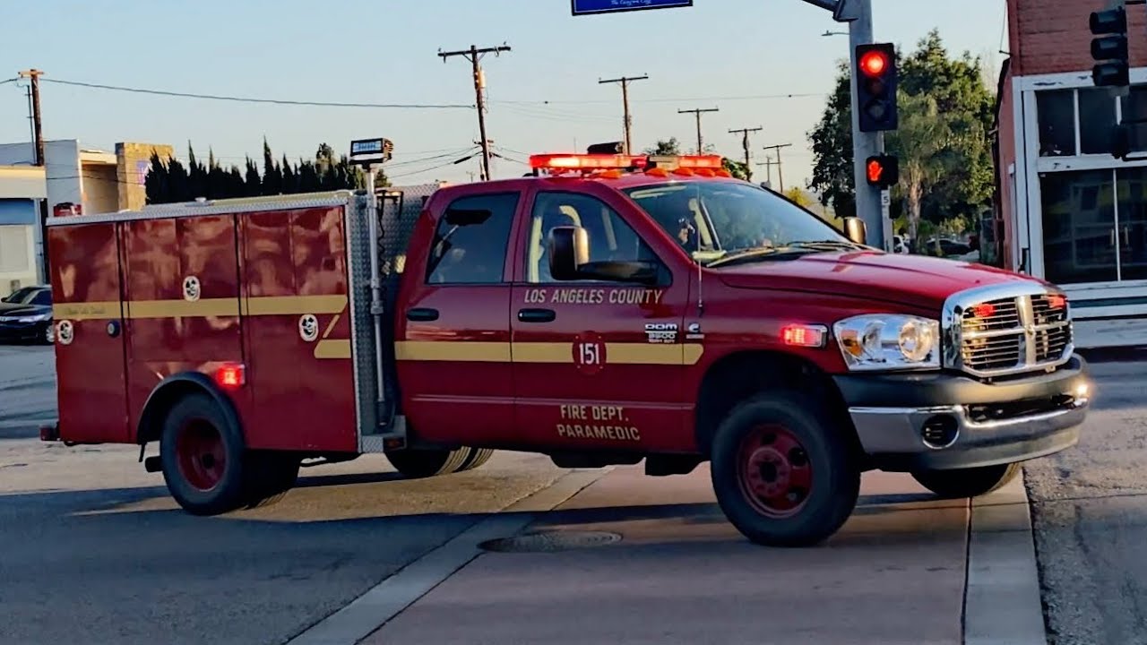 LACoFD Squad 151 (reserve) Responding Code 3 - YouTube