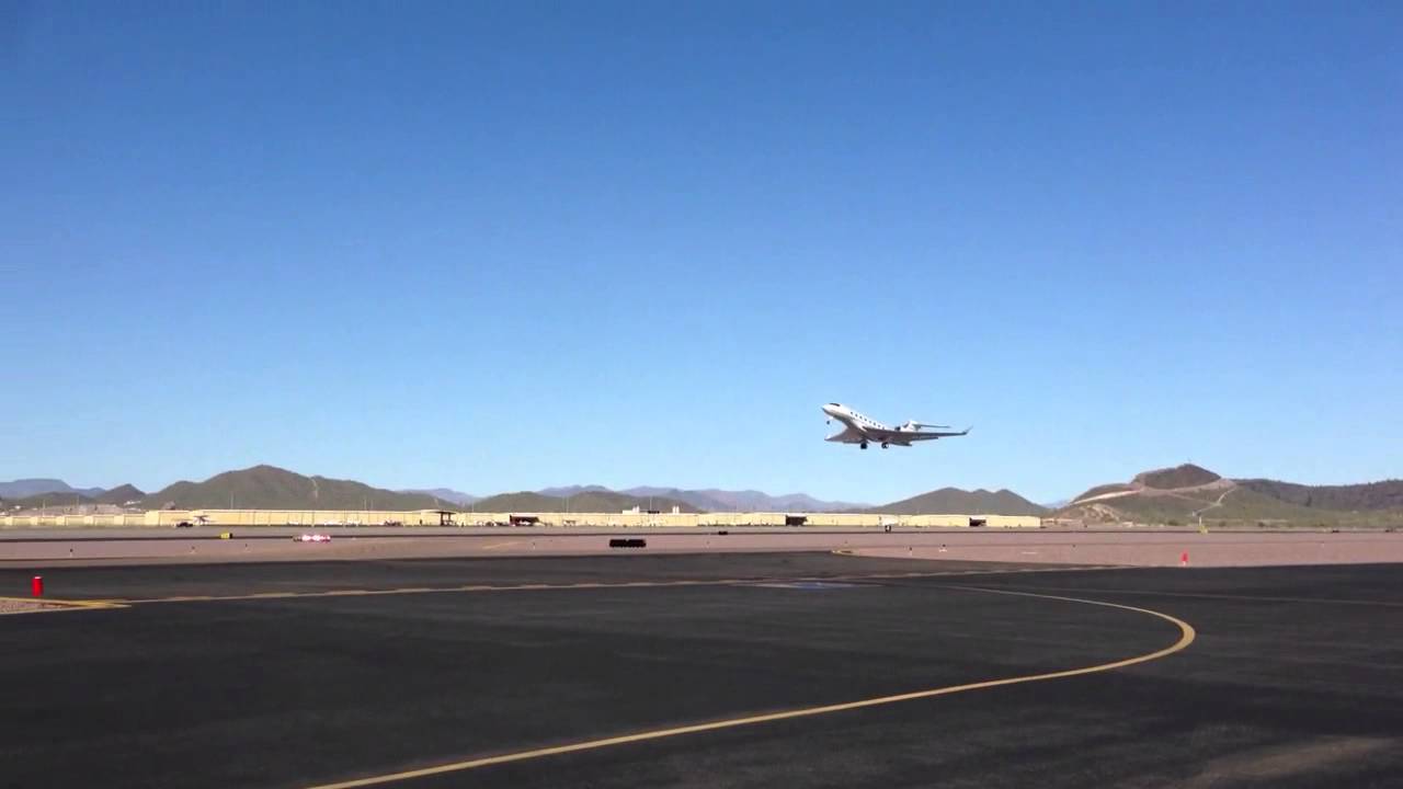 G650 Takeoff - N102BG - YouTube