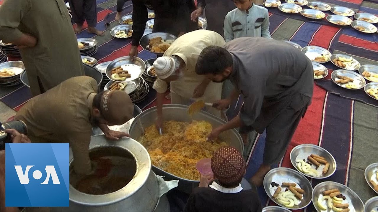 Thousands Break Fast in Karachi on First Ramadan Eve | VOA News - YouTube