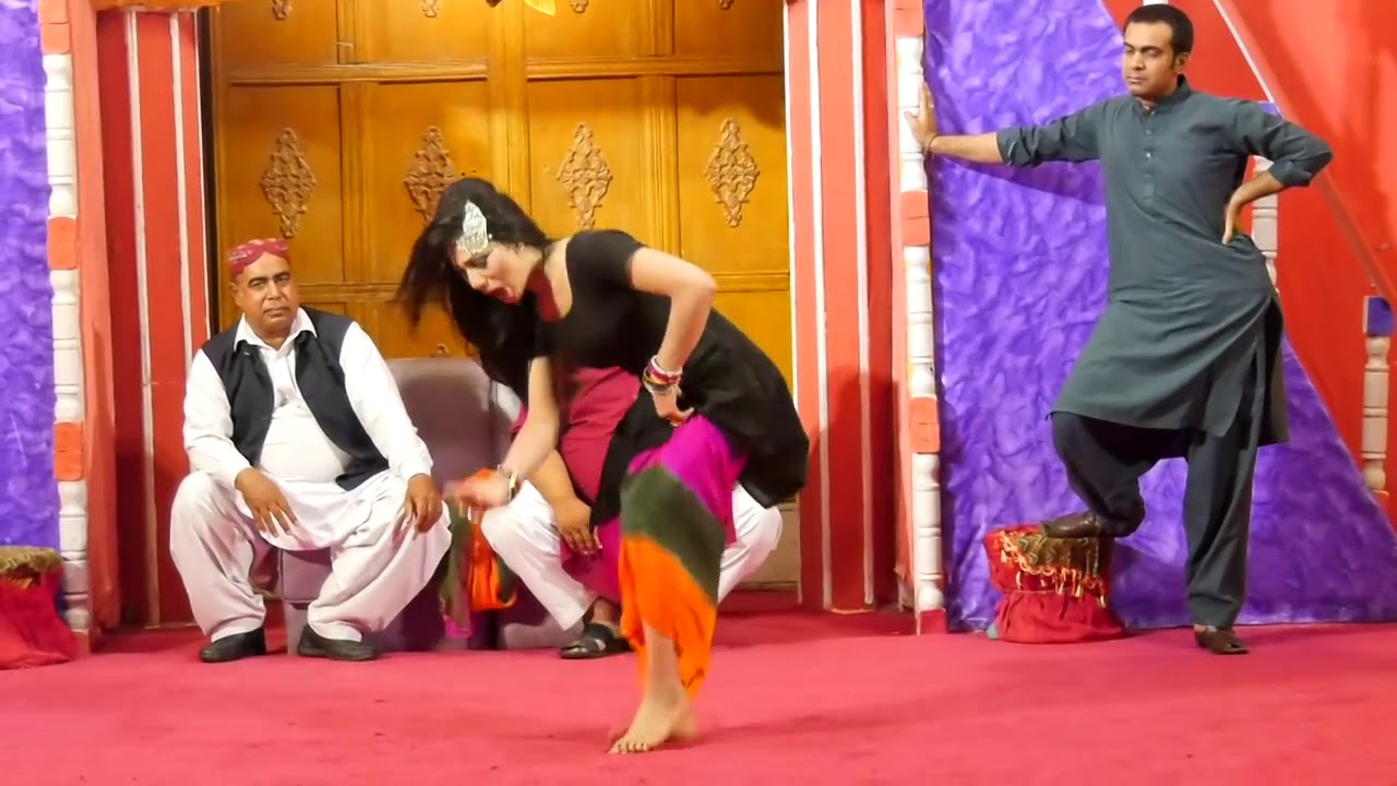 1 Mehak Malik Stage Mujra Sajna Menu Apni Bana Le Babar theater multan ...