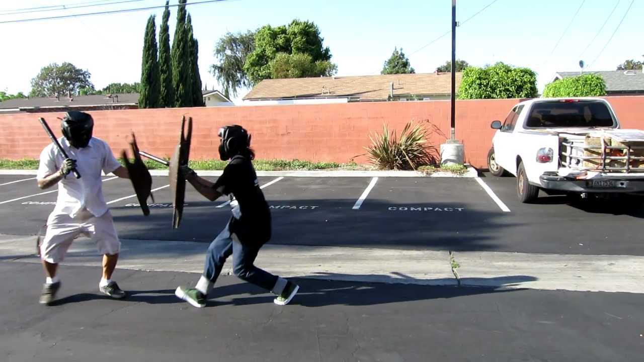 TRADITIONAL FILIPINO IGOROT FIGHTING. - YouTube