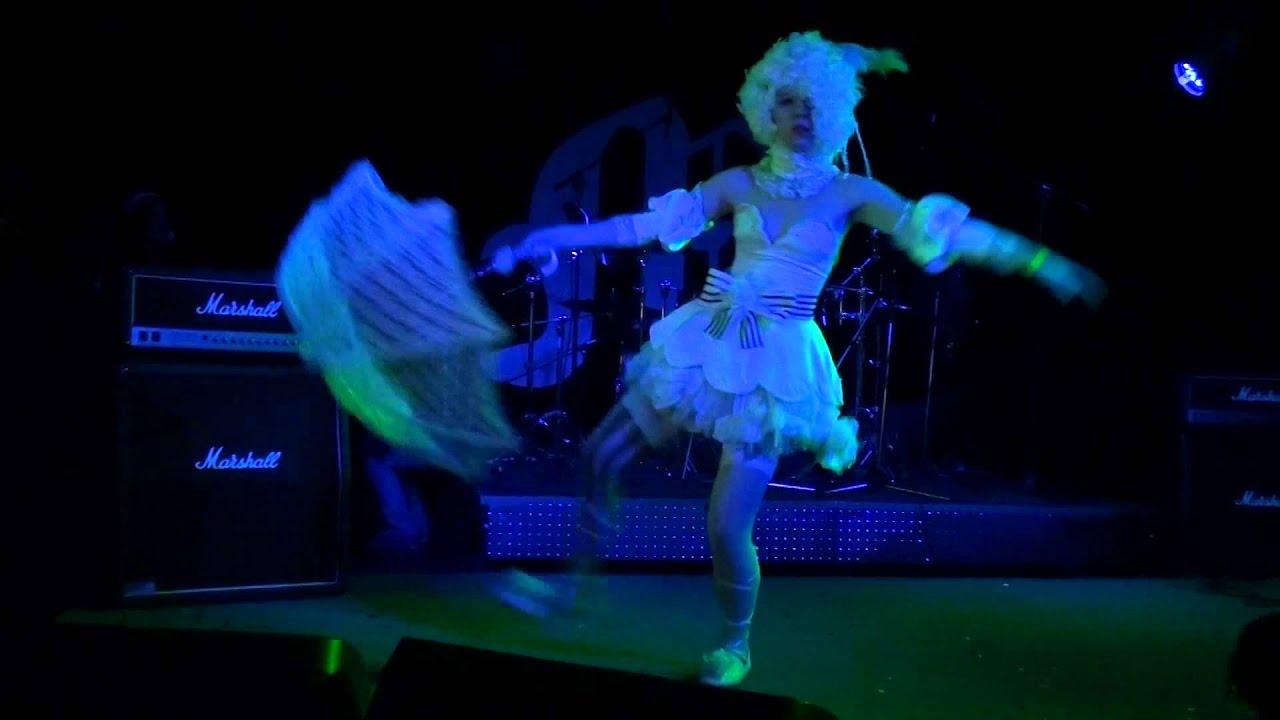 Cosplay Rush vol.8 Puppet on a string - Kuroshitsuji - Book of circus ...