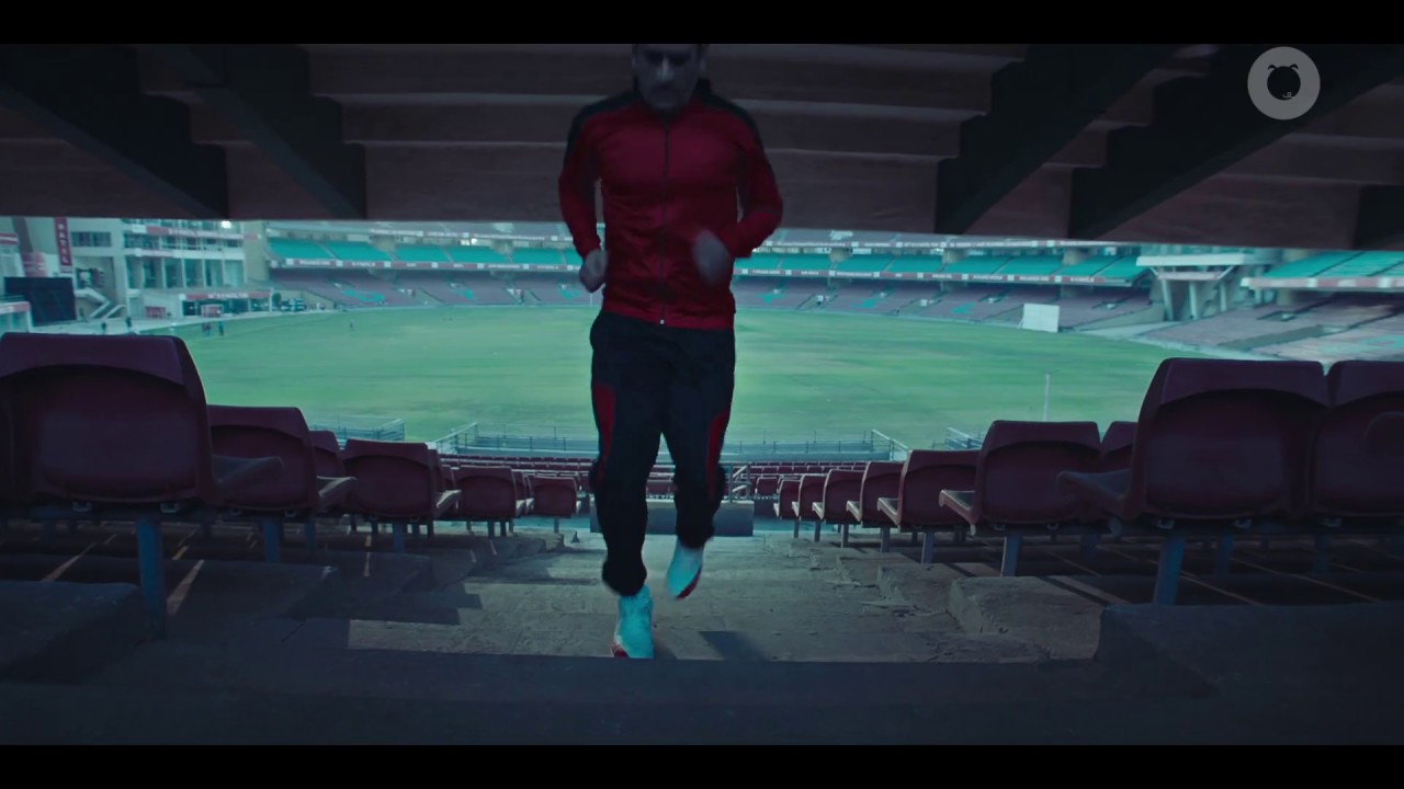 Advertisement of cricketer MS Dhoni and Virat Kohli with boost - YouTube