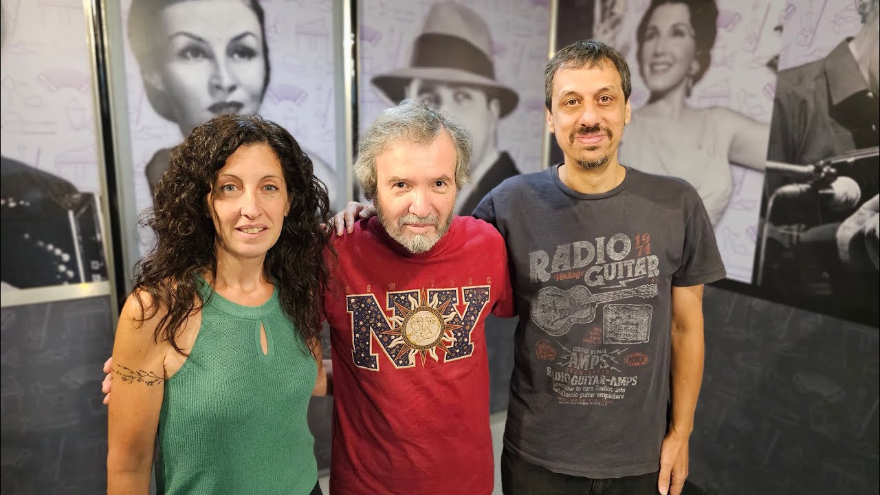 Sara Chara junto al guitarrista Miguel Barci. - YouTube