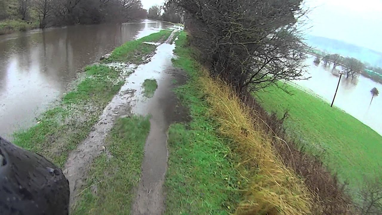 Canal overflowing - YouTube