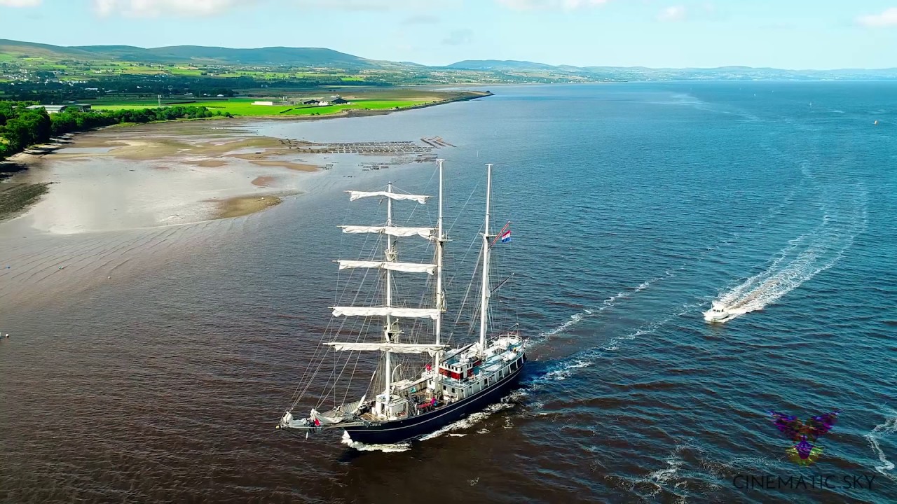 Stunning ship docks in Derry's Foyle Port - YouTube