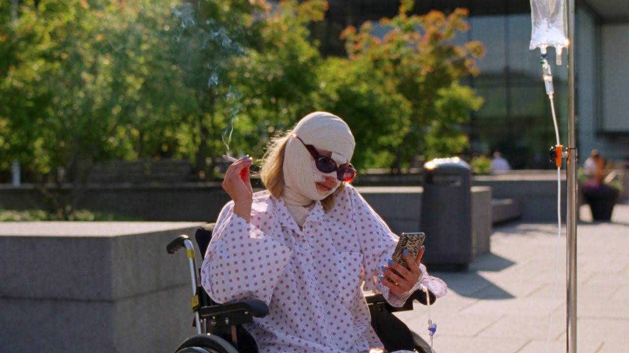 Syk pike / İlgi Manyağı / Sick of Myself - Fragman - YouTube