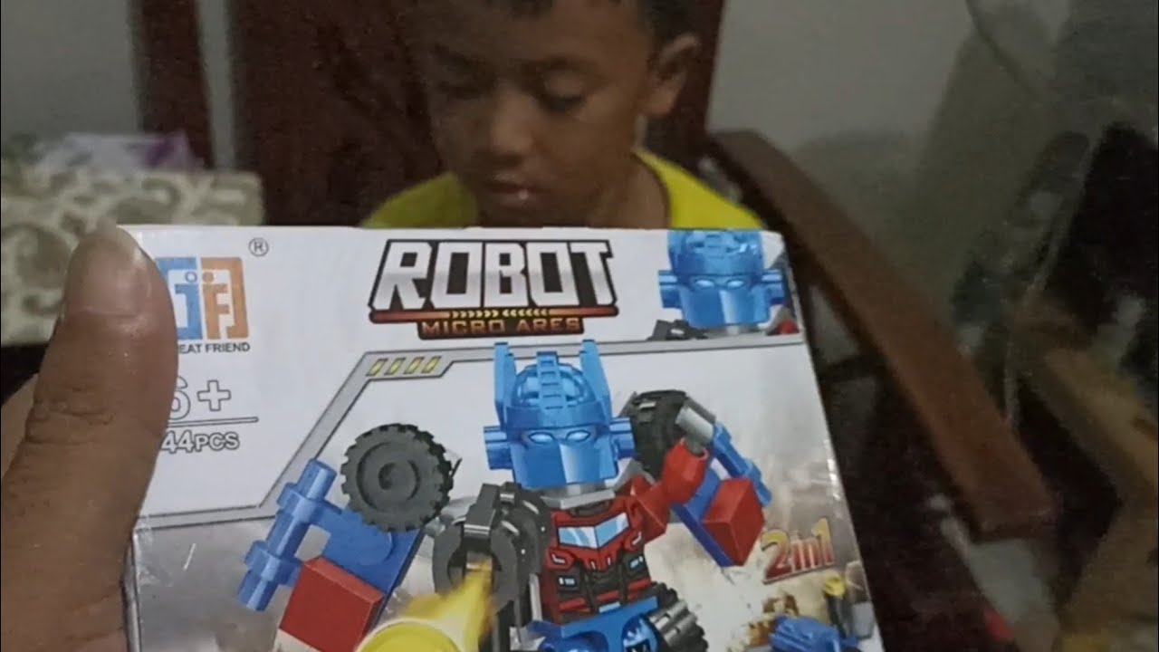 Outboxing Robot Lego Brick - YouTube