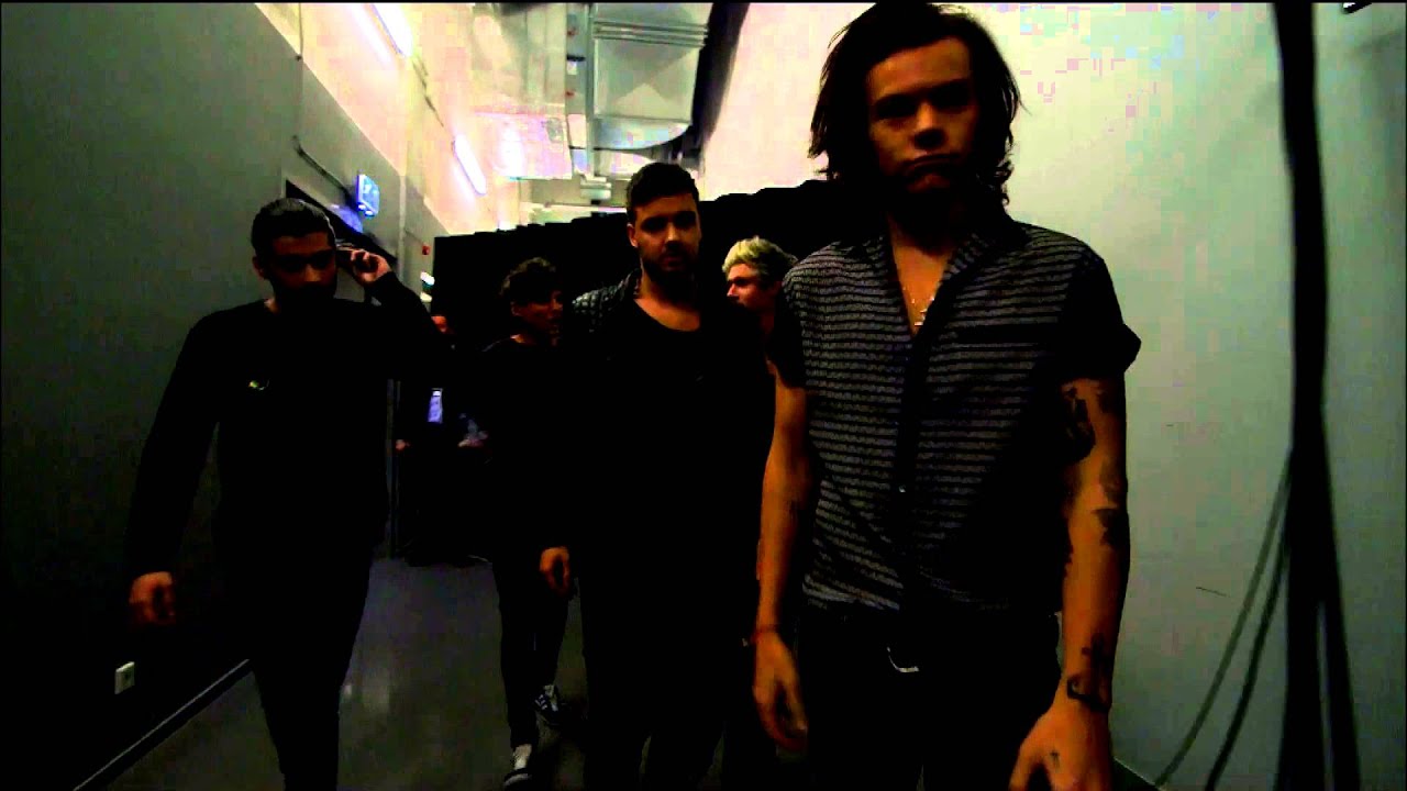 Opkomst van One Direction bij RTL Late Night - YouTube
